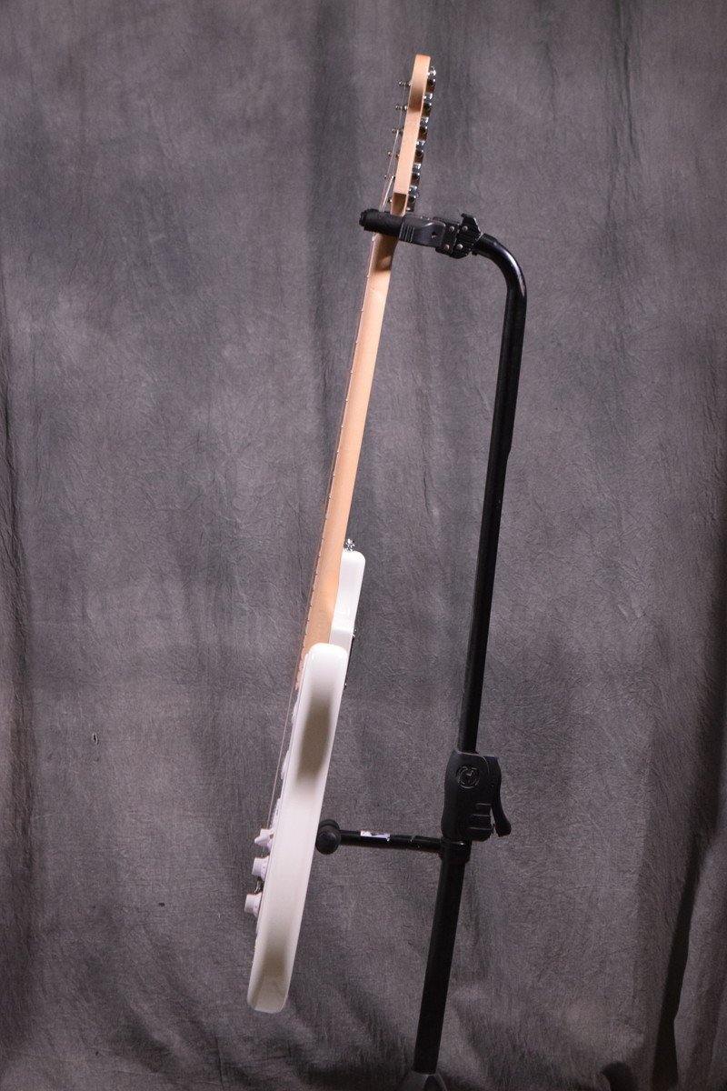 Yahoo!オークション - Squier by Fender/スクワイア エレキギター STRA...