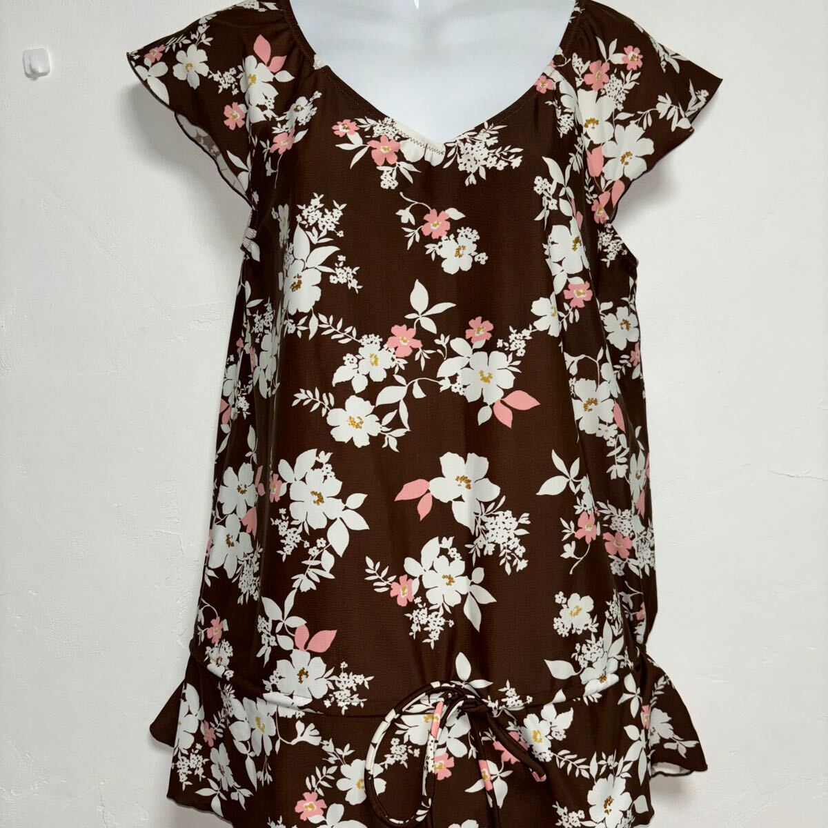 Yahoo!オークション - 整理品 Liana ブラックシャーク レディース水着...