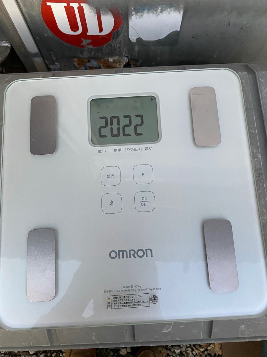 Yahoo!オークション - オムロン体重体組成計 HBF-228Tカラダスキャン【...