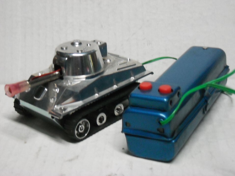 Yahoo!オークション - 電動リモコンで走る戦車 KKS 日本製