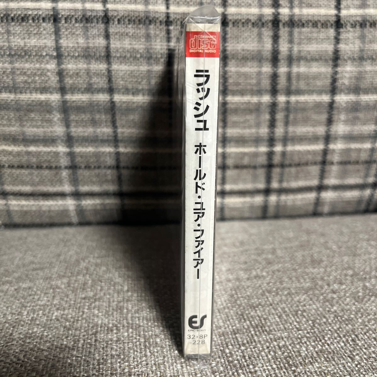 Yahoo!オークション - 旧規格 未開封 32・8P/ラッシュ「ホールド・ユ...