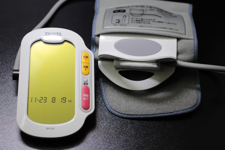 Yahoo!オークション - BP-223 TANITA 上腕式血圧計 使用回数 少 中古 ...