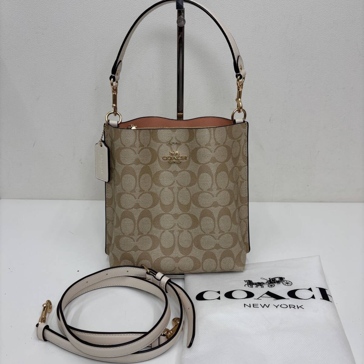 Yahoo!オークション - COACH コーチ CA582 シグネチャー PVC×レザー 2...