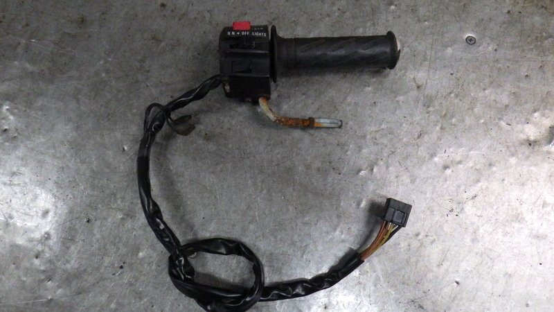 Yahoo!オークション - RGA-392A GSX-R400 純正 ハンドル スイッチ 右 ...