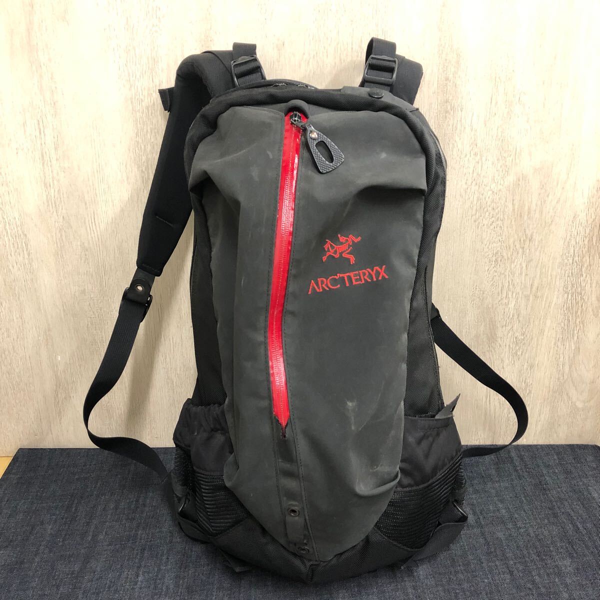 ARC’TERYX アークテリクス リュック ブラック 6029 バックパック レッド 11(アークテリクス)｜売買されたオークション情報、yahooの商品情報をアーカイブ公開 ...