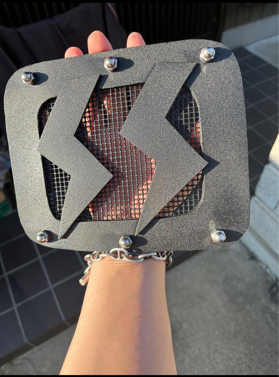 日産 エクストレイル t30 t31 t32 t33 キャラバン 給油口カバー(サイド)｜売買されたオークション情報、yahooの商品情報をアーカイブ公開 - オークファン（aucfan.com）