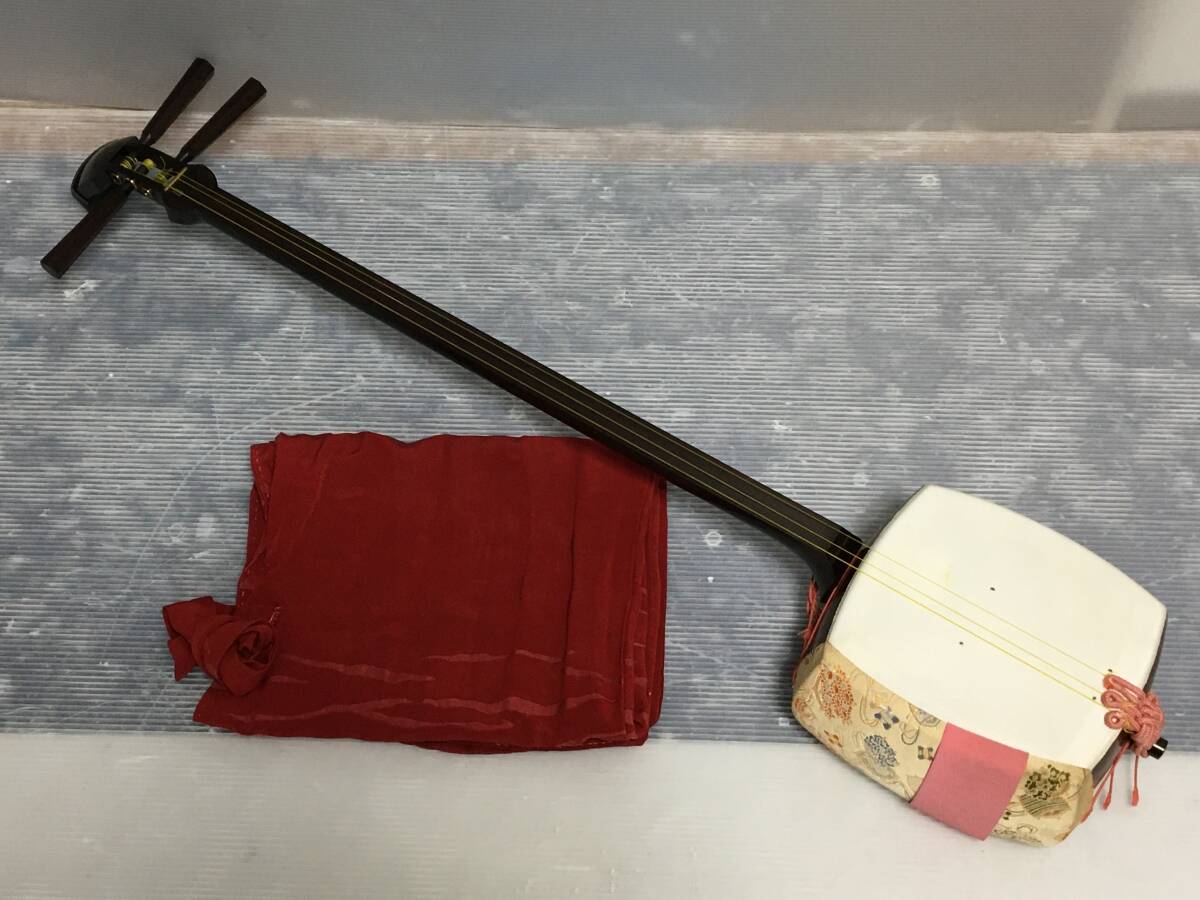 C048 三味線 紫檀 正寸 98cm 中棹 2.6cm 丸打胴 吾妻サワリ 東サワリ(本体)｜売買されたオークション情報、yahooの商品情報をアーカイブ公開 - オークファン（aucfan ...