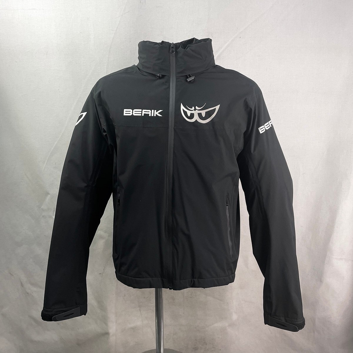 BERIK ベリック ナイロンジャケット Mサイズ BLACK 241111-17 1円 \1(Mサイズ)｜売買されたオークション情報、yahooの商品情報をアーカイブ公開 - オークファン ...