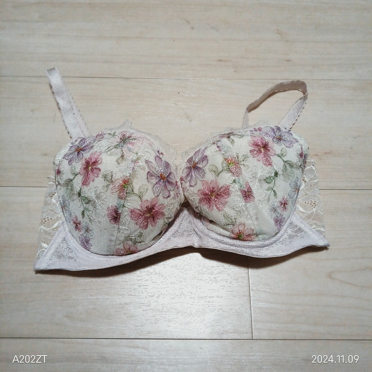 Yahoo!オークション - Wing ブラE70 匿名配送