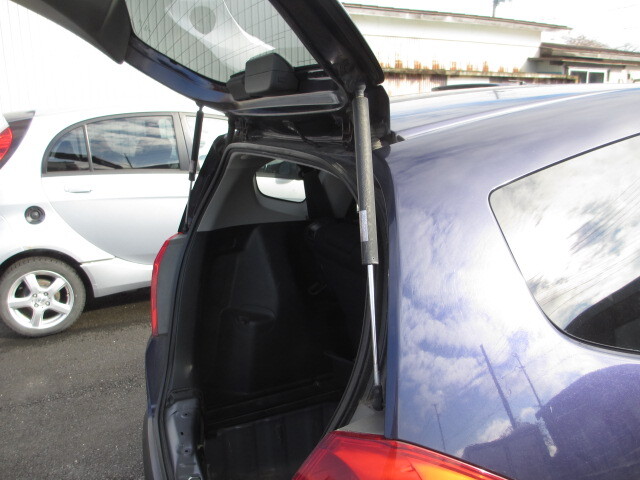 Yahoo!オークション - フィット② H19 リアゲートダンパー左右 GE6 PB8...