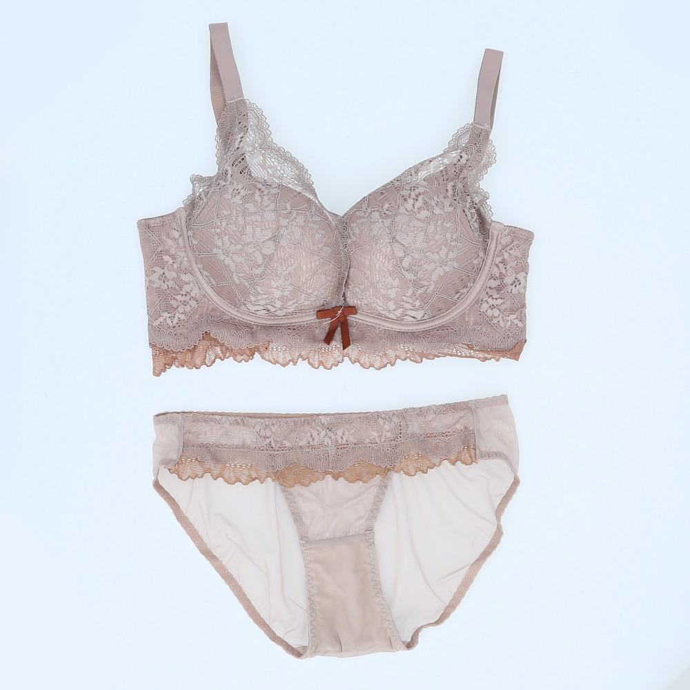Yahoo!オークション - ベージュ 34/75AB ノンワイヤー ブラ&ショーツ...