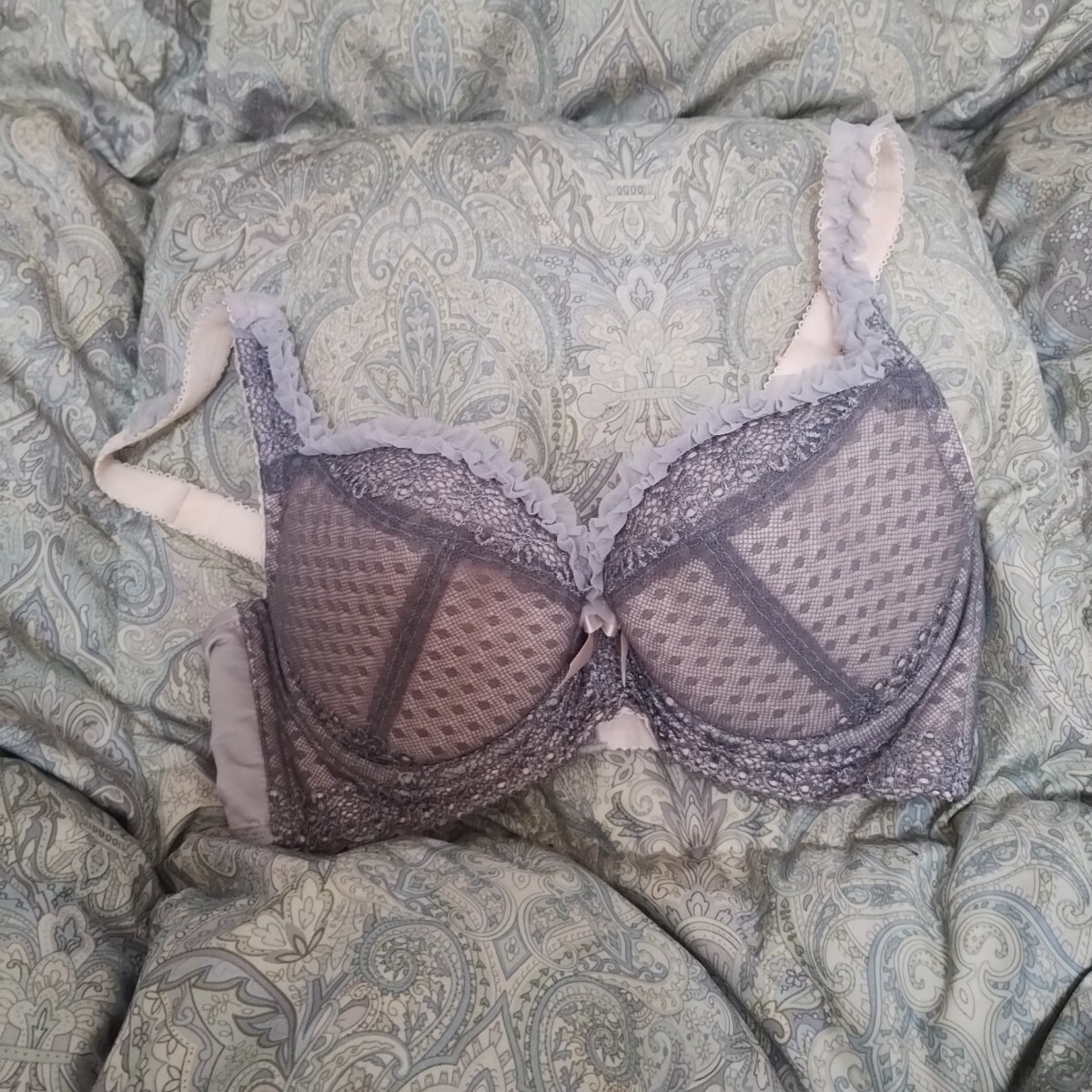 Yahoo!オークション - Chabi(チャビ)フリル付きピンク色リボン付き灰色...