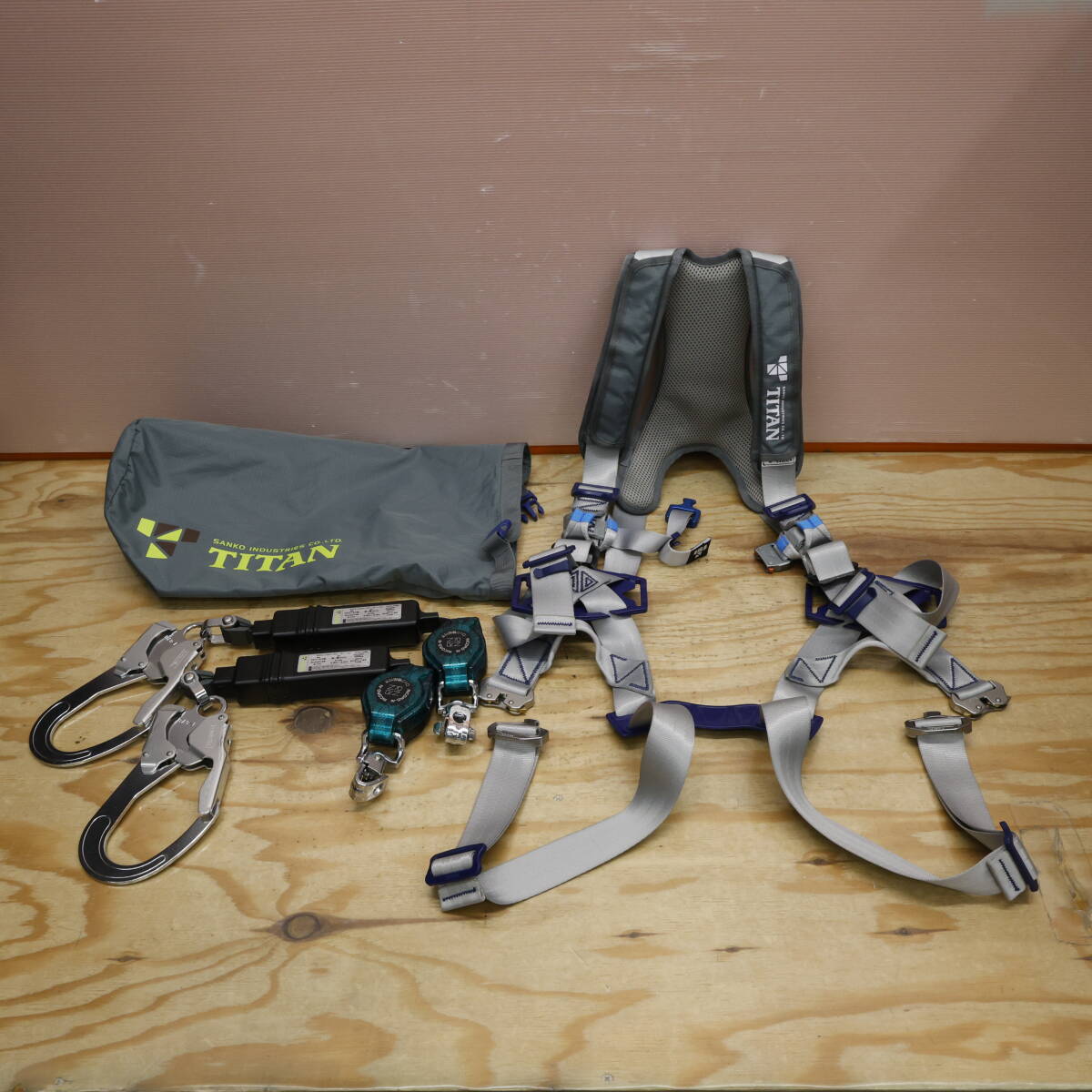 Yahoo!オークション - K393 タイタン フルハーネス[PACN-10A-SI-L型]