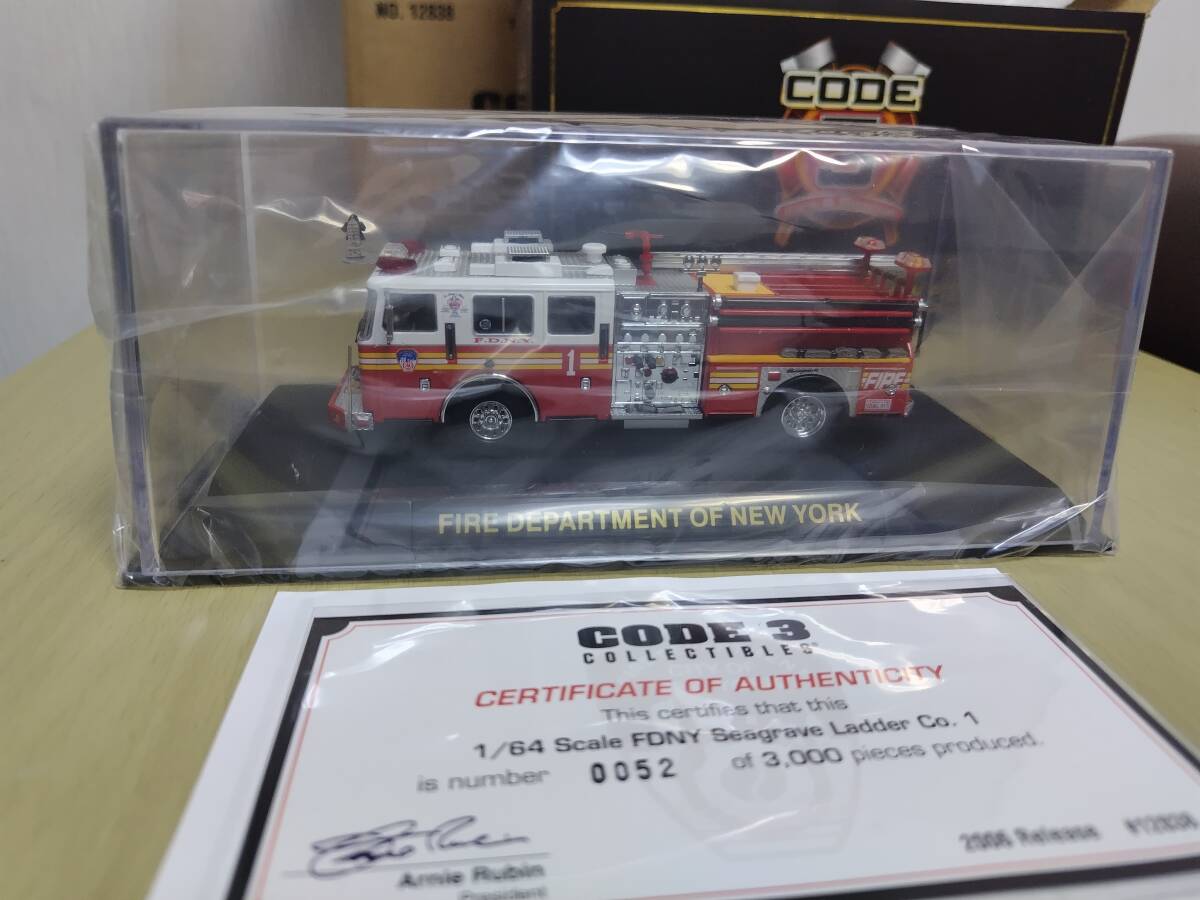 Yahoo!オークション - 絶版希少 入手困難 限定品 CODE3 1/64 FDNYニュ...