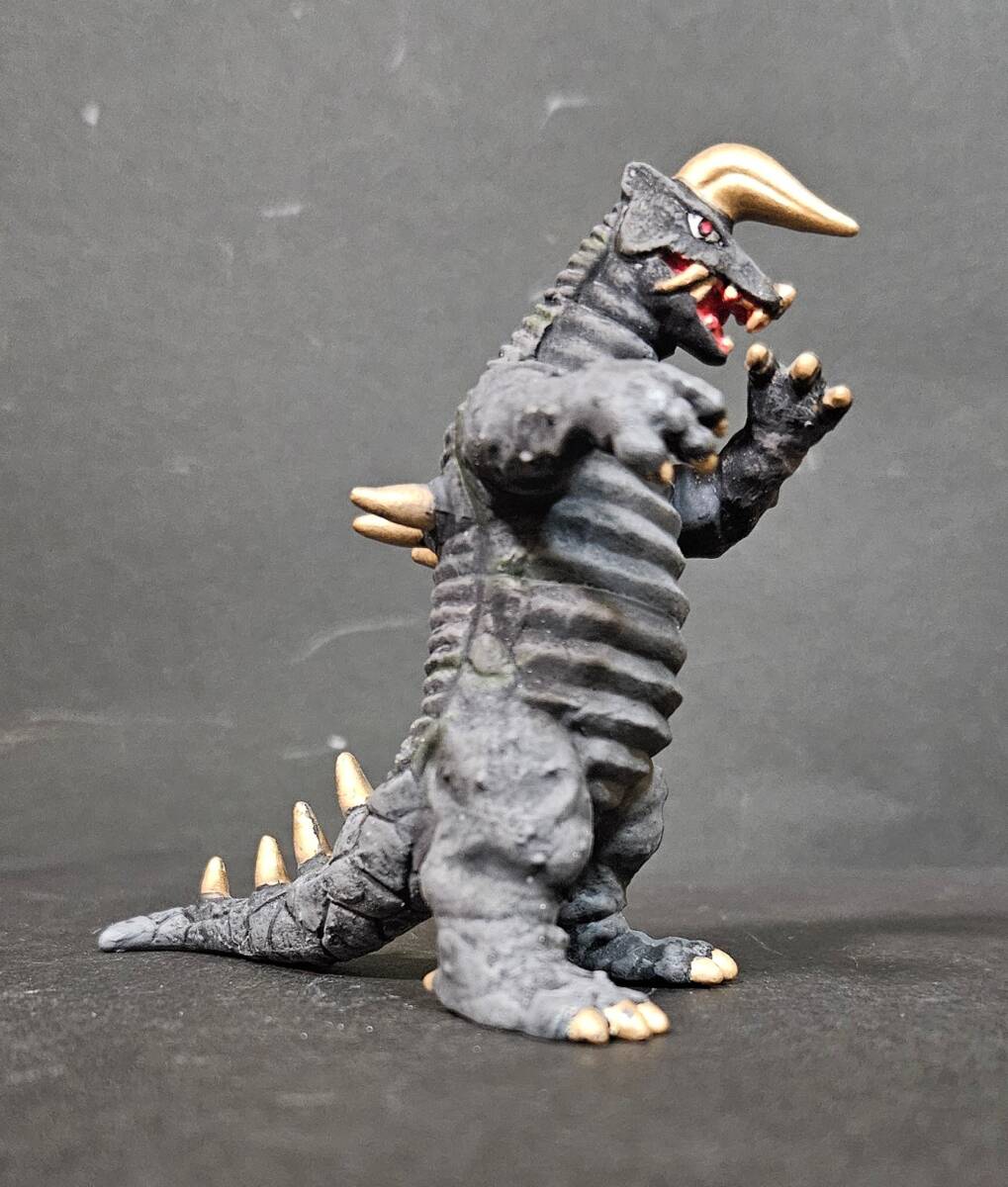 ウルトラ怪獣ソフビHG ブラックキング リペイント完成品(その他)｜売買されたオークション情報、yahooの商品情報をアーカイブ公開 - オークファン（aucfan.com）