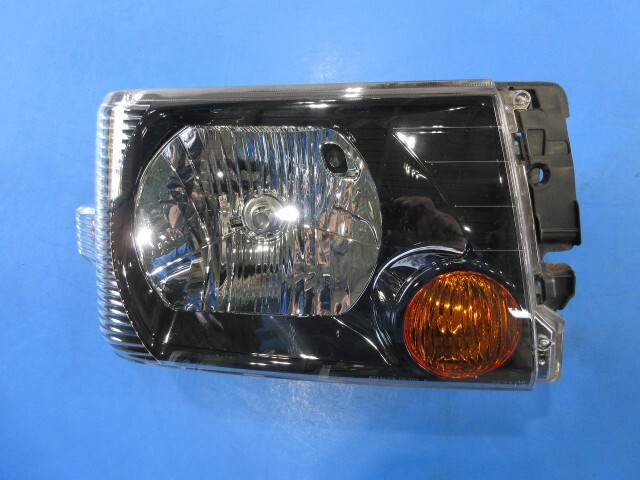Yahoo!オークション - 三菱 ミニキャブ U61V 右・ヘッドランプAy P57...
