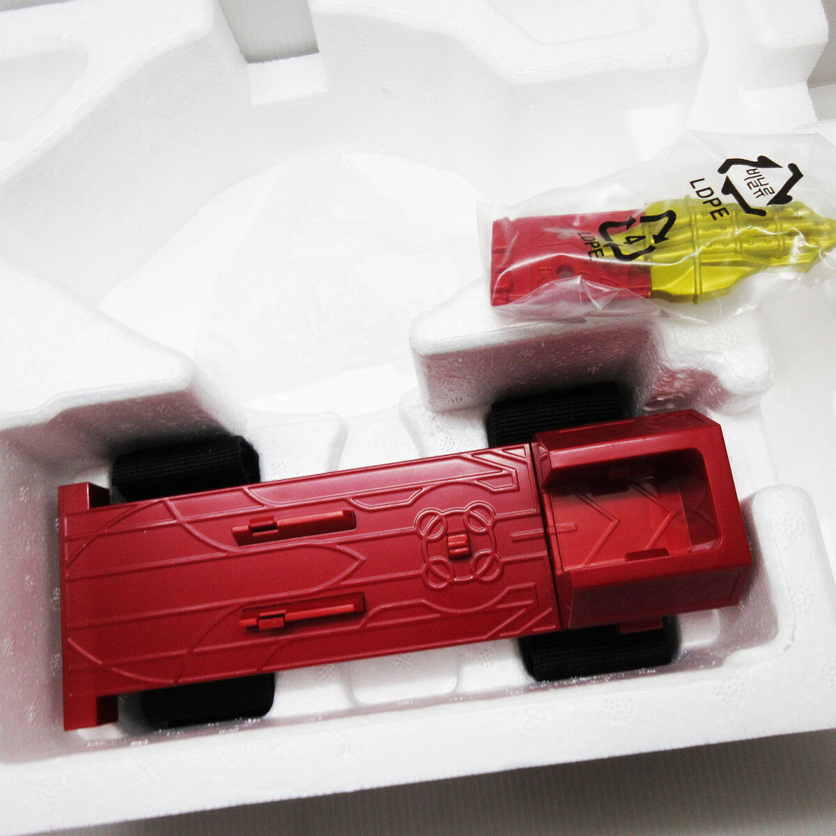 Yahoo!オークション - KM-5149【ホビー】仮面ライダーキバ CSM キバッ...