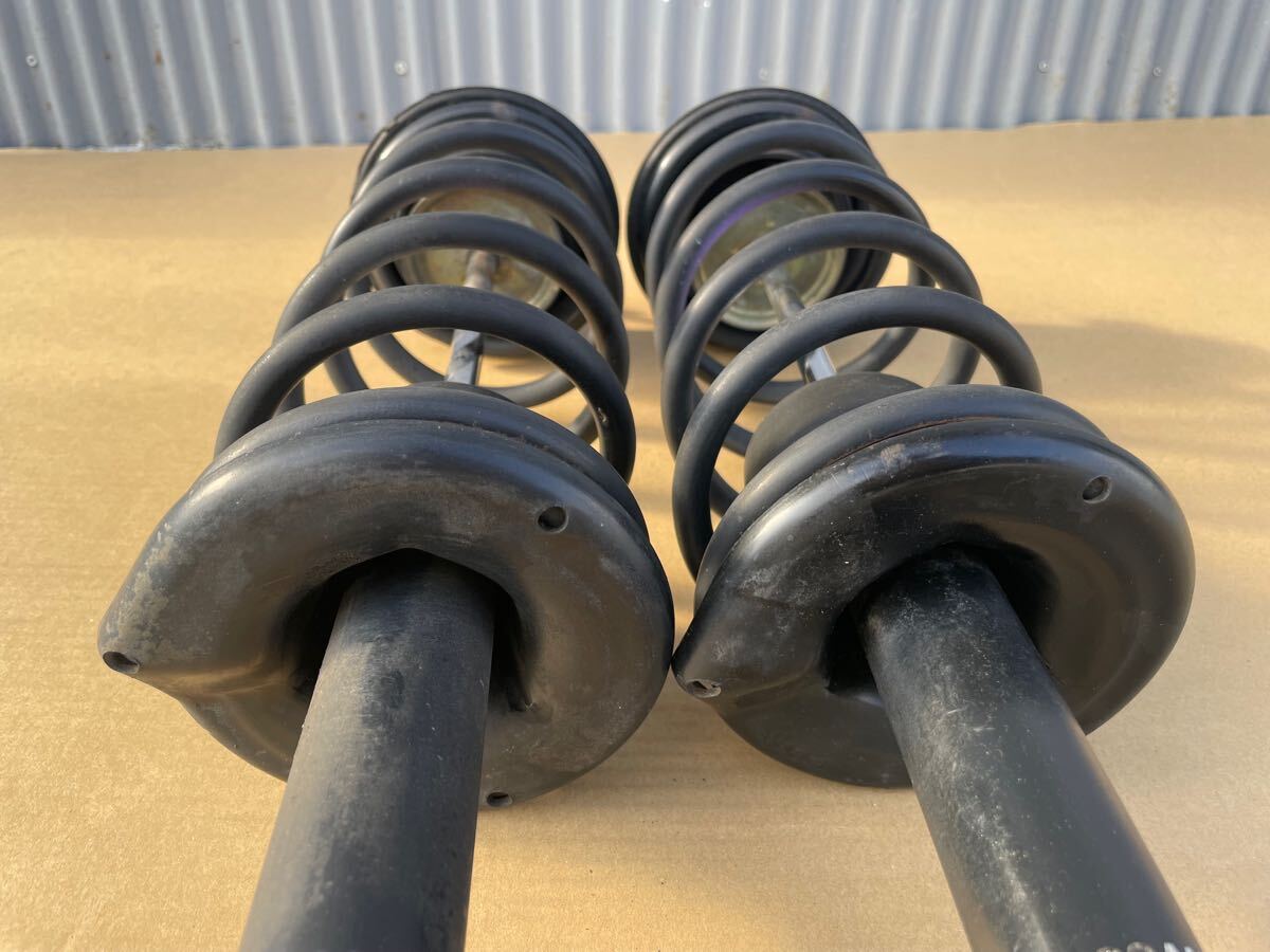 状態良好 低走行 純正 リア ショックアブソーバー アッパーマウント サスペンション R31 HR31 スカイライン ターボ GTS-X RB20DET(リア)｜売買されたオークション情報 ...