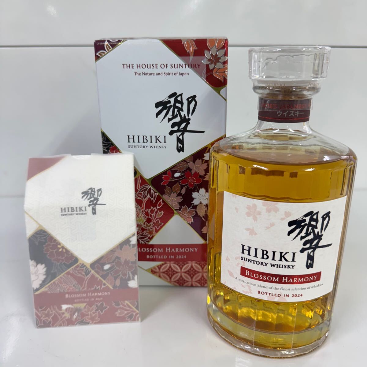 Yahoo!オークション - A086 未開栓 箱 冊子付 サントリー 響 ブロッサ...