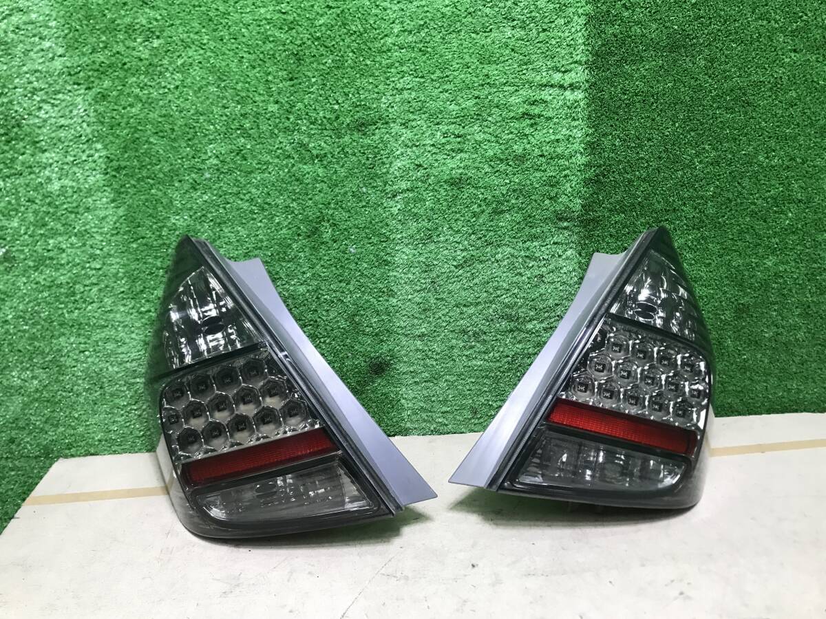 Yahoo!オークション - 管1200-1 フィット LA-GD3 テールライト テール...