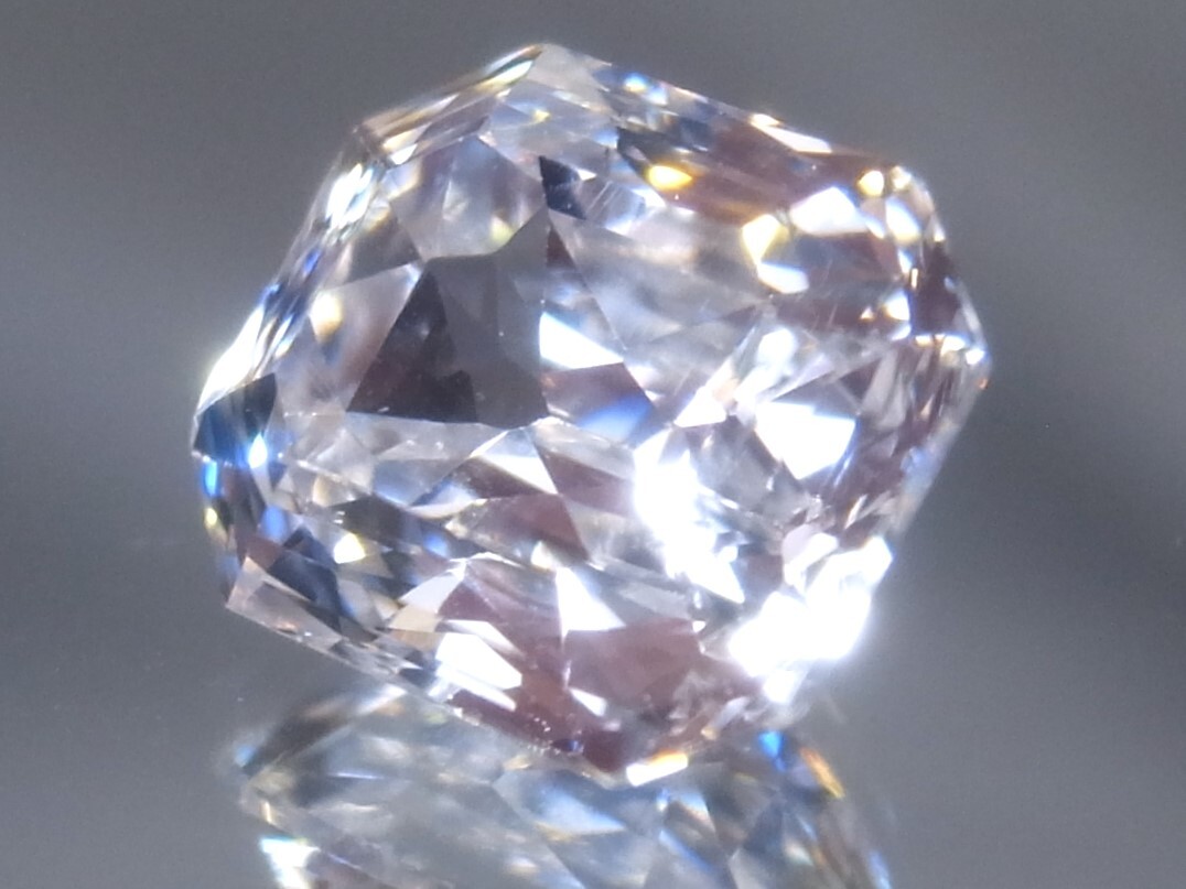 Yahoo!オークション - 5.69ct b 新品・最先端技術のレーザー光線による...