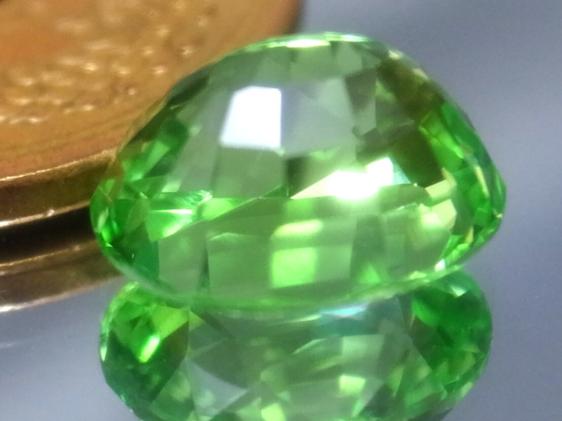 Yahoo!オークション - 4.61ct 新品・テリ凄・ライムグリーンサファイヤ...