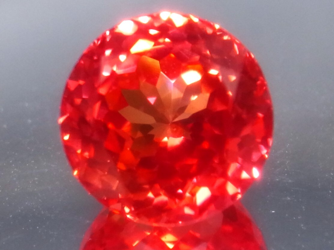 Yahoo!オークション - 5.97ct 新品・最上級のパパラチアカラー 変色効...