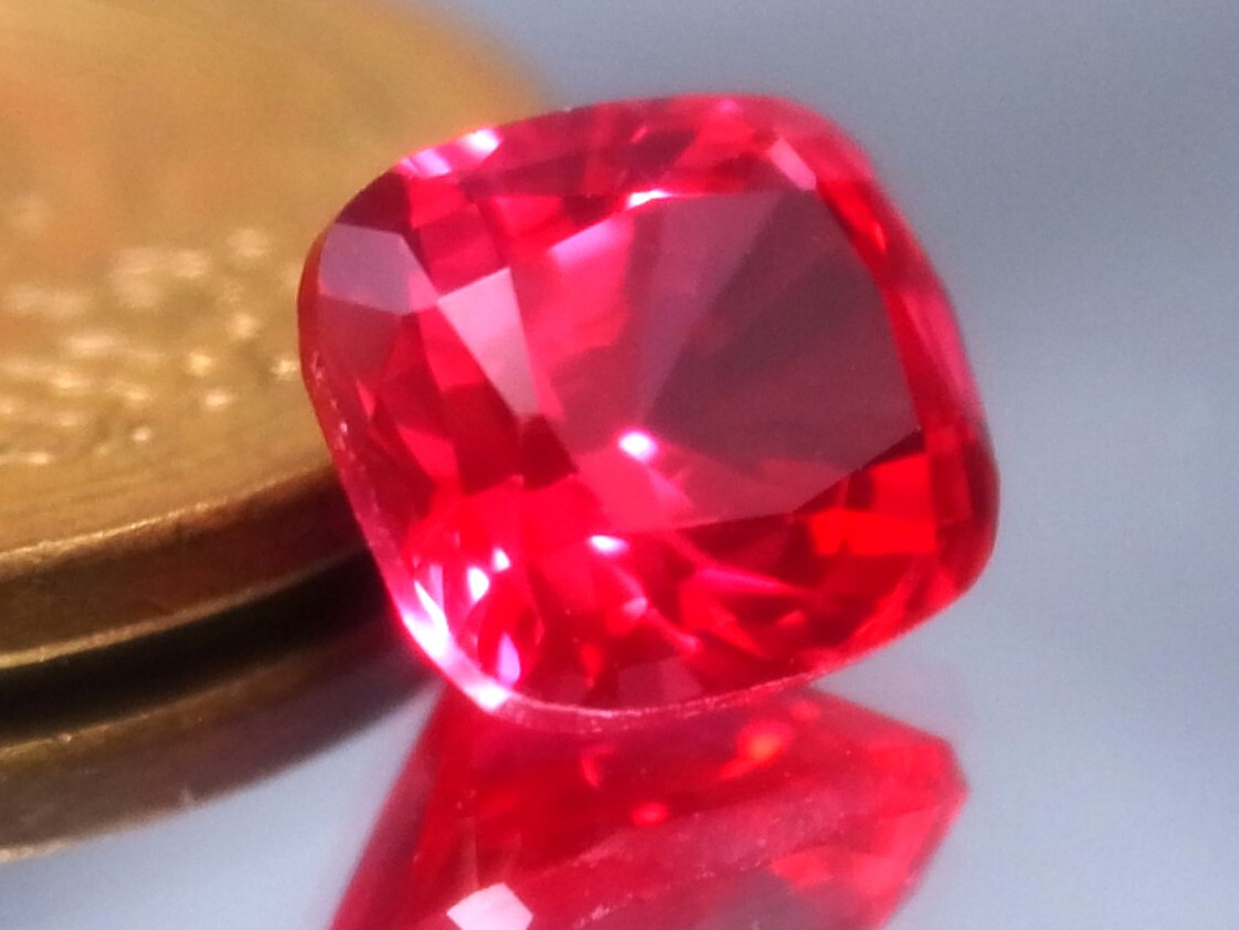 Yahoo!オークション - 2.69ct 新品・最先端技術のレーザー光線によるニ...