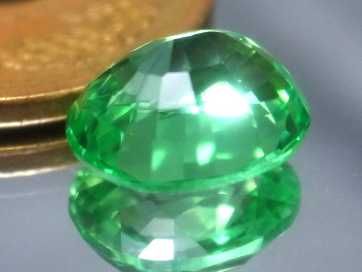 Yahoo!オークション - 4.44ct 新品・テリ凄・ライムグリーンサファイヤ...