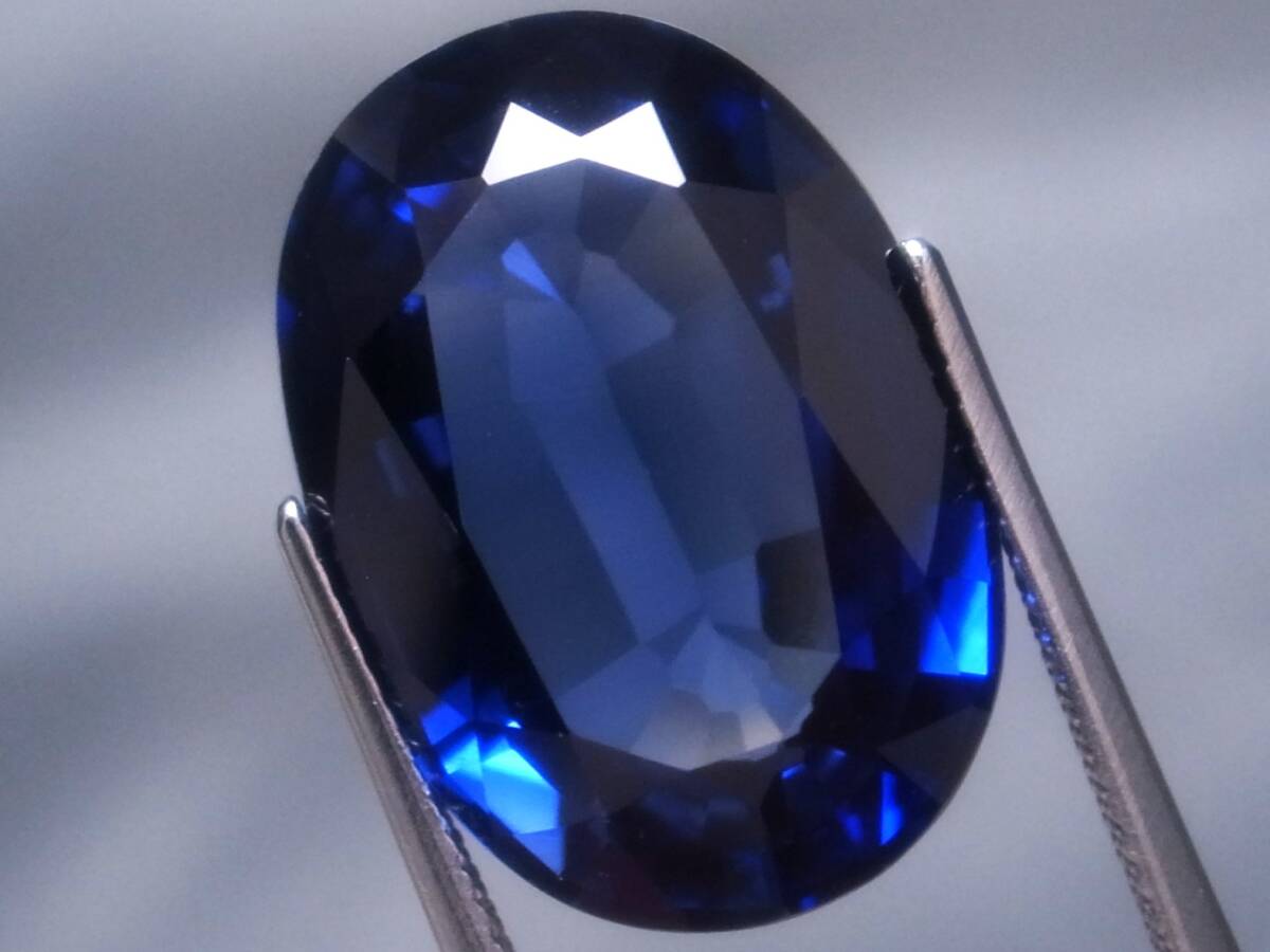 Yahoo!オークション - 22.44ct 新品・大粒サイズ・ロイヤルブルーカラ...