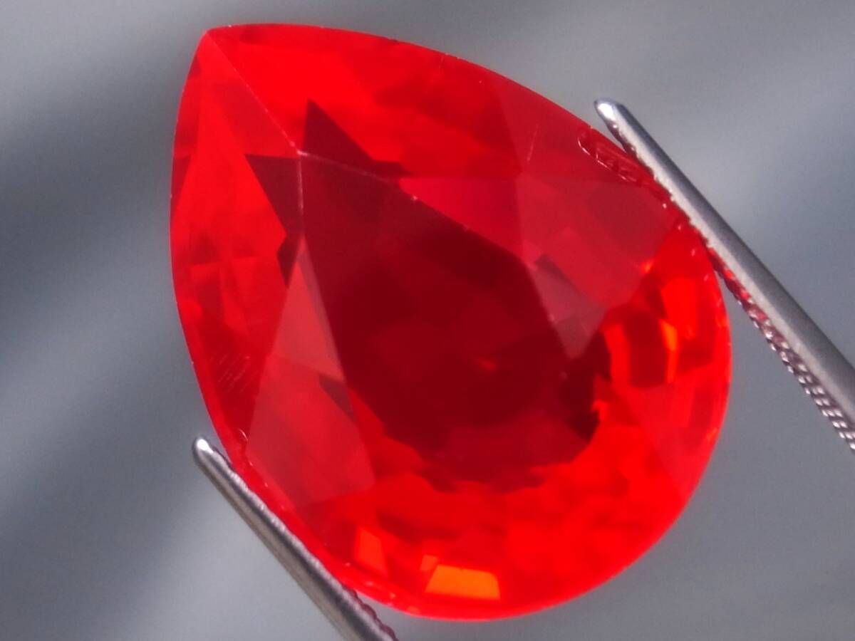 Yahoo!オークション - 25.97ct 新品・特大サイズ・ピジョンブラッドカ...