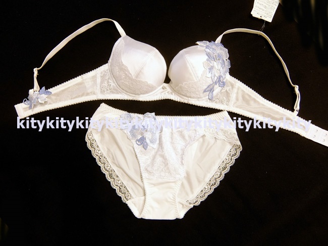 Yahoo!オークション - サルート【キューティーハニー】C70＆ノーマルM ...