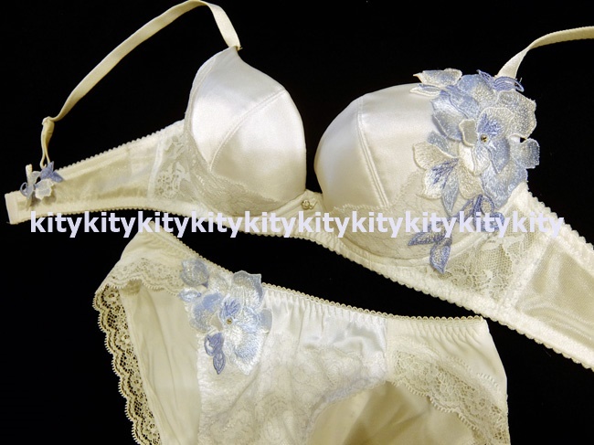 Yahoo!オークション - サルート【キューティーハニー】C70＆ノーマルM ...