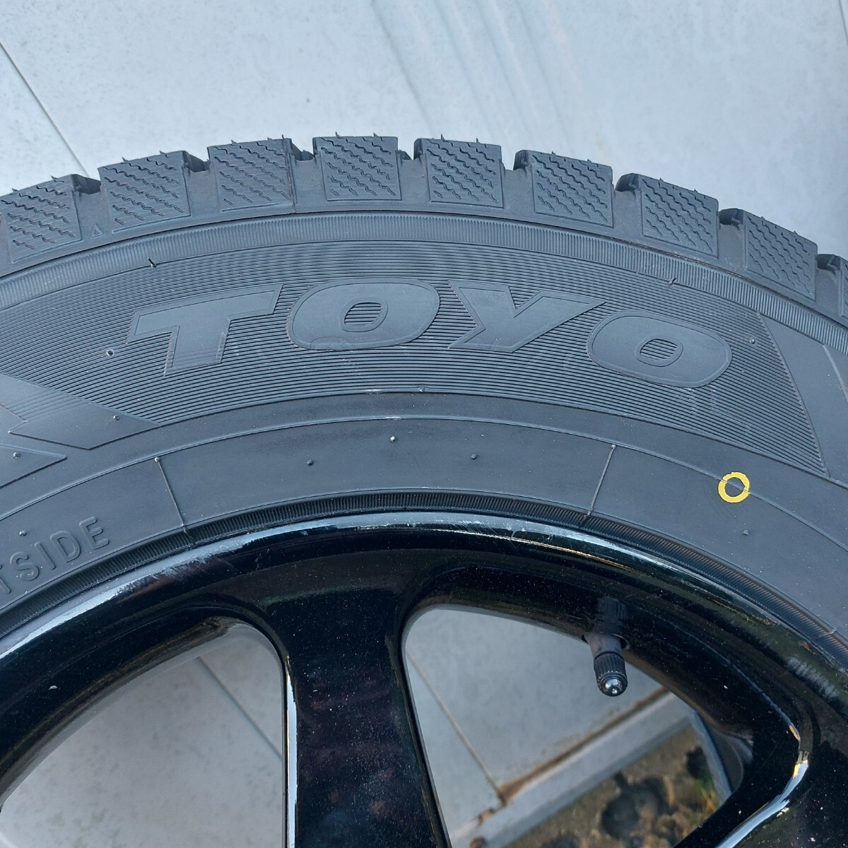 Yahoo!オークション - TOYOスタッドレスタイヤ215/70R/16ホイール付き...