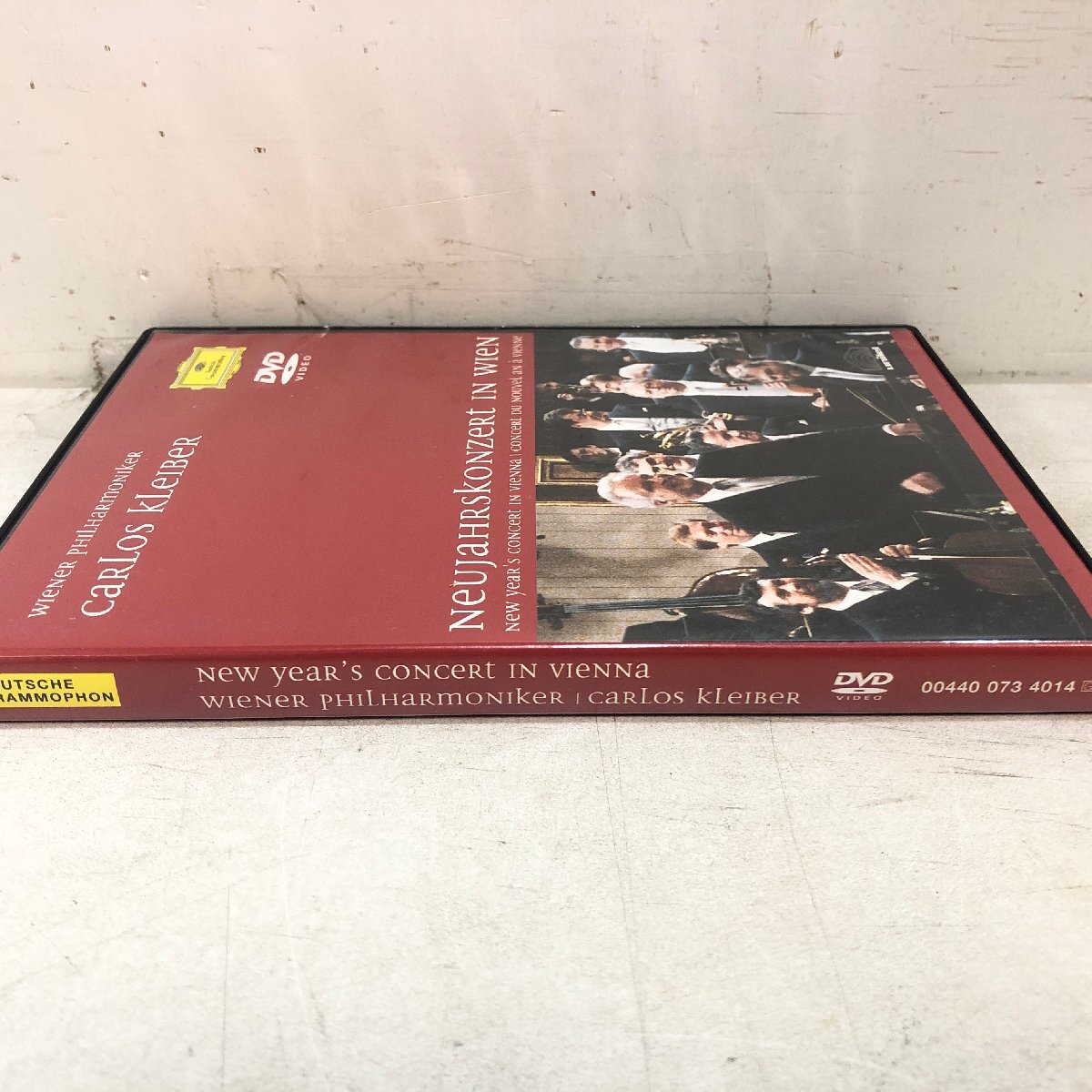 Yahoo!オークション - 【EU盤 DVD】CARLOS KLEIBER NEW YEAR'S CONCERT...