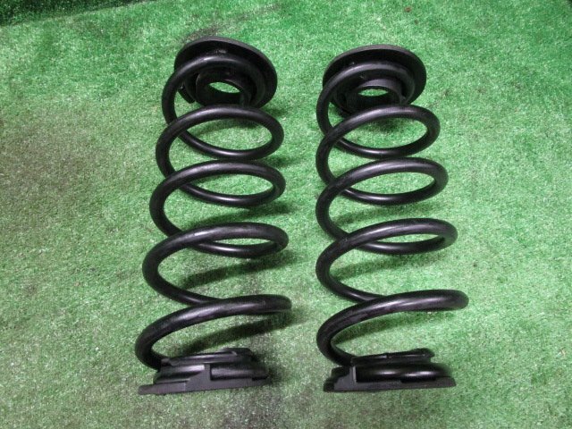 Yahoo!オークション - 【A64839】フリード GB3 左右 リアスプリング