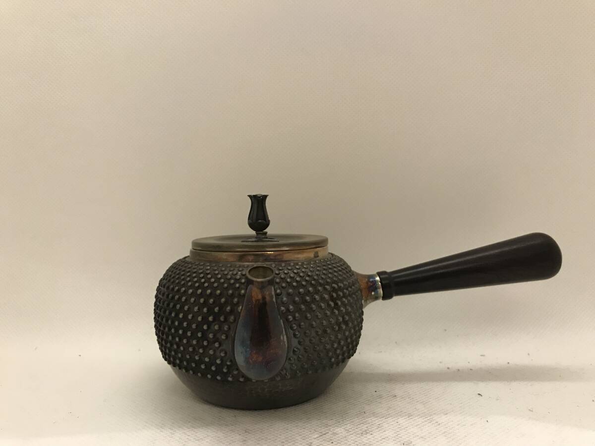 純銀製 霰打出 花蕾摘 急須 銀瓶 煎茶道具 - メルカリ|金属工芸 純銀製 霰打出 花蕾摘 急須 銀瓶 煎茶道具 - メルカリ|金属工芸