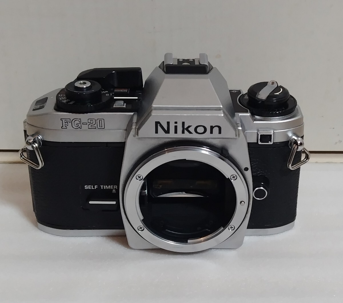 Yahoo!オークション - Nikon ニコン FG-20 フィルムカメラ ボディ のみ...
