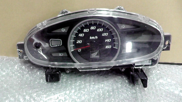 Yahoo!オークション - HONDA PCX JF28 KF12 NC125D スピードメーターLE...