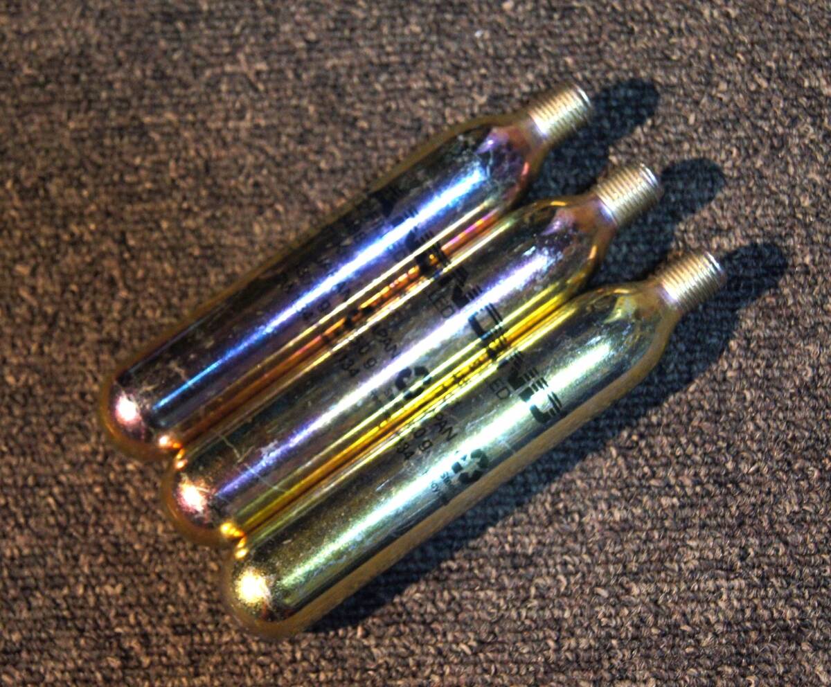 Yahoo!オークション - 炭酸ガス CO2 33g ボンベ セット テトラボンベ ...