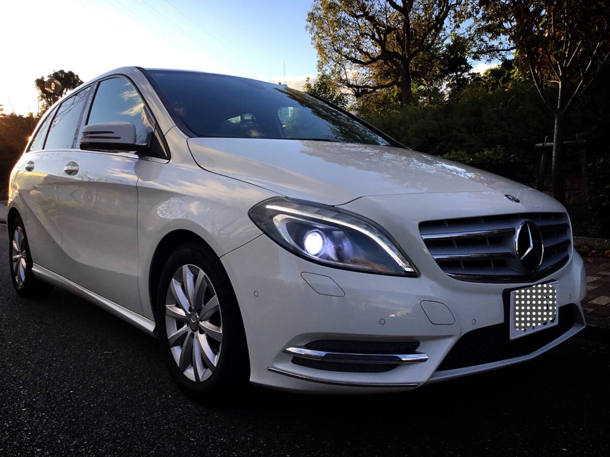 Yahoo!オークション - 即決 25y ベンツB180 BE【AA4点評価】 純正ナビ...