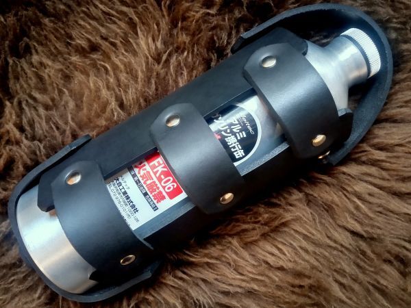 Yahoo!オークション - メルテックFK-06(1L携行缶)＆レザーホルダーセッ...