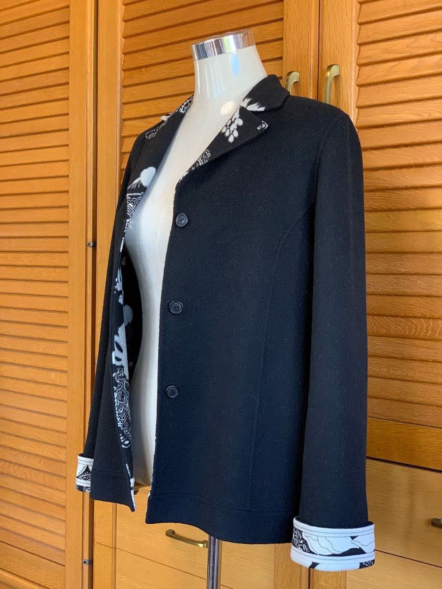 美品レオナールカシミヤ混黒白ブラック花柄ウールハーフコート 美品レオナールカシミヤ混黒白ブラック花柄ウールハーフコート