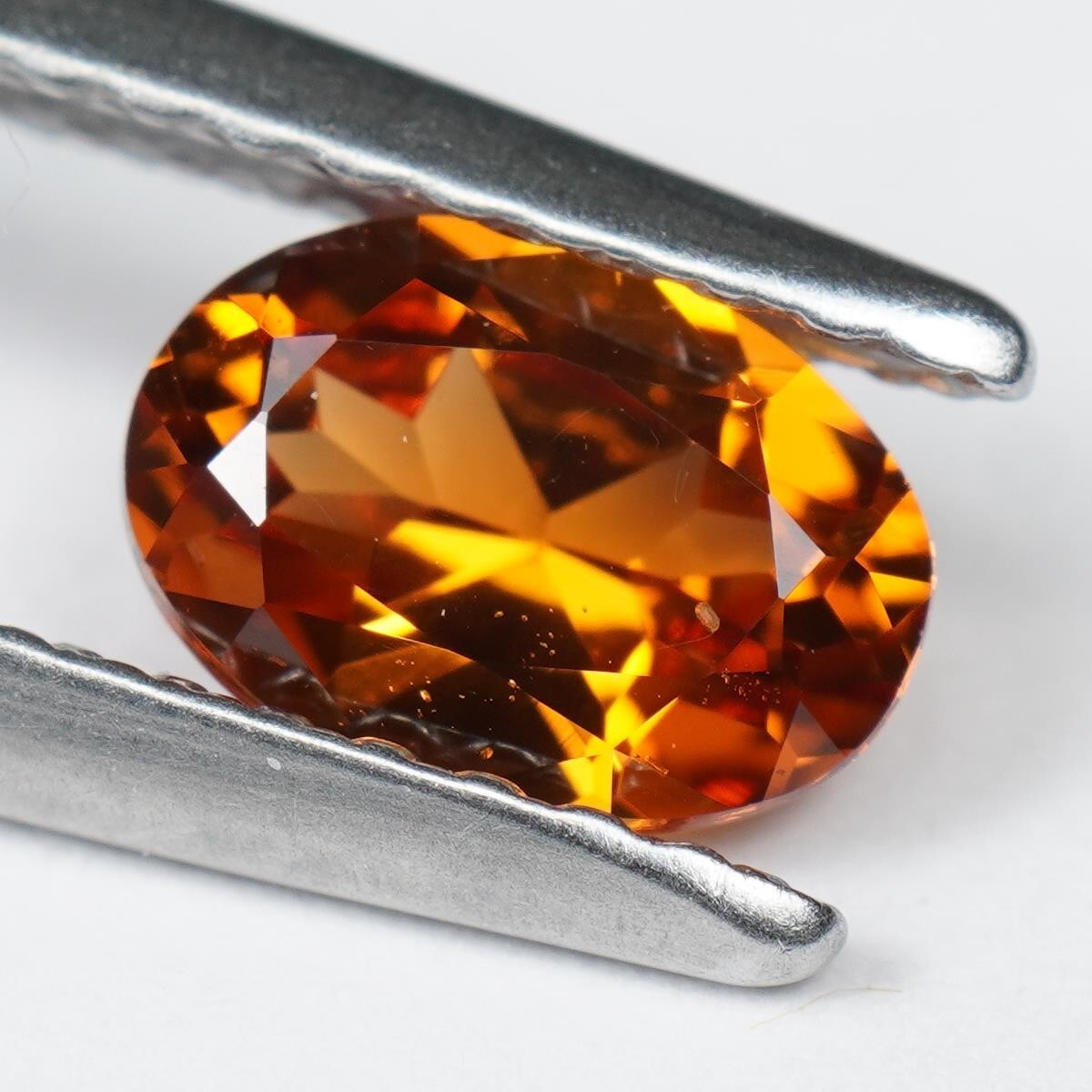 Yahoo!オークション - 0.68ct ヘソナイトガーネット タンザニア産