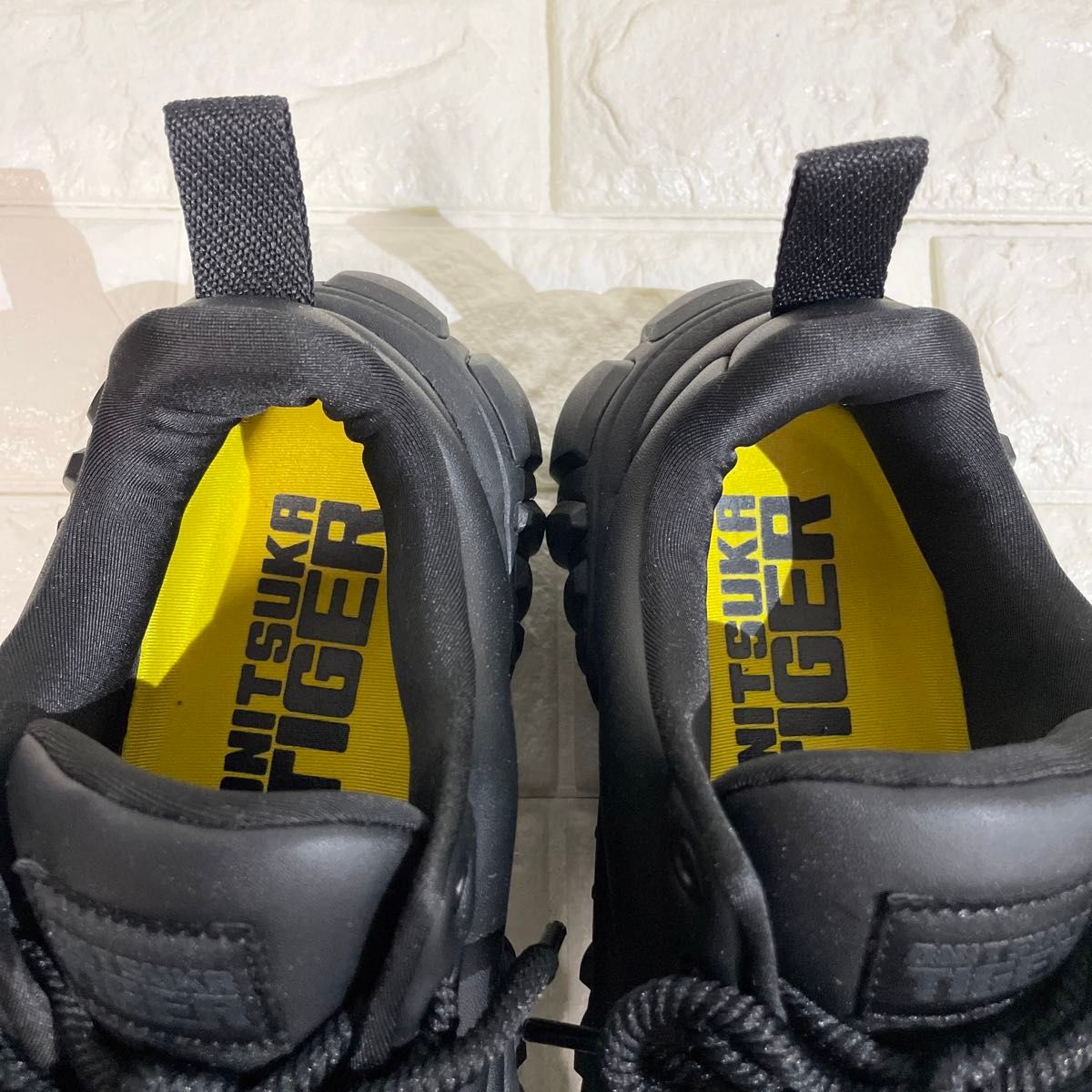 極美品】Onitsuka Tiger オニツカタイガー DENTIGRE PUFF 極美品】Onitsuka Tiger オニツカタイガー DENTIGRE PUFF