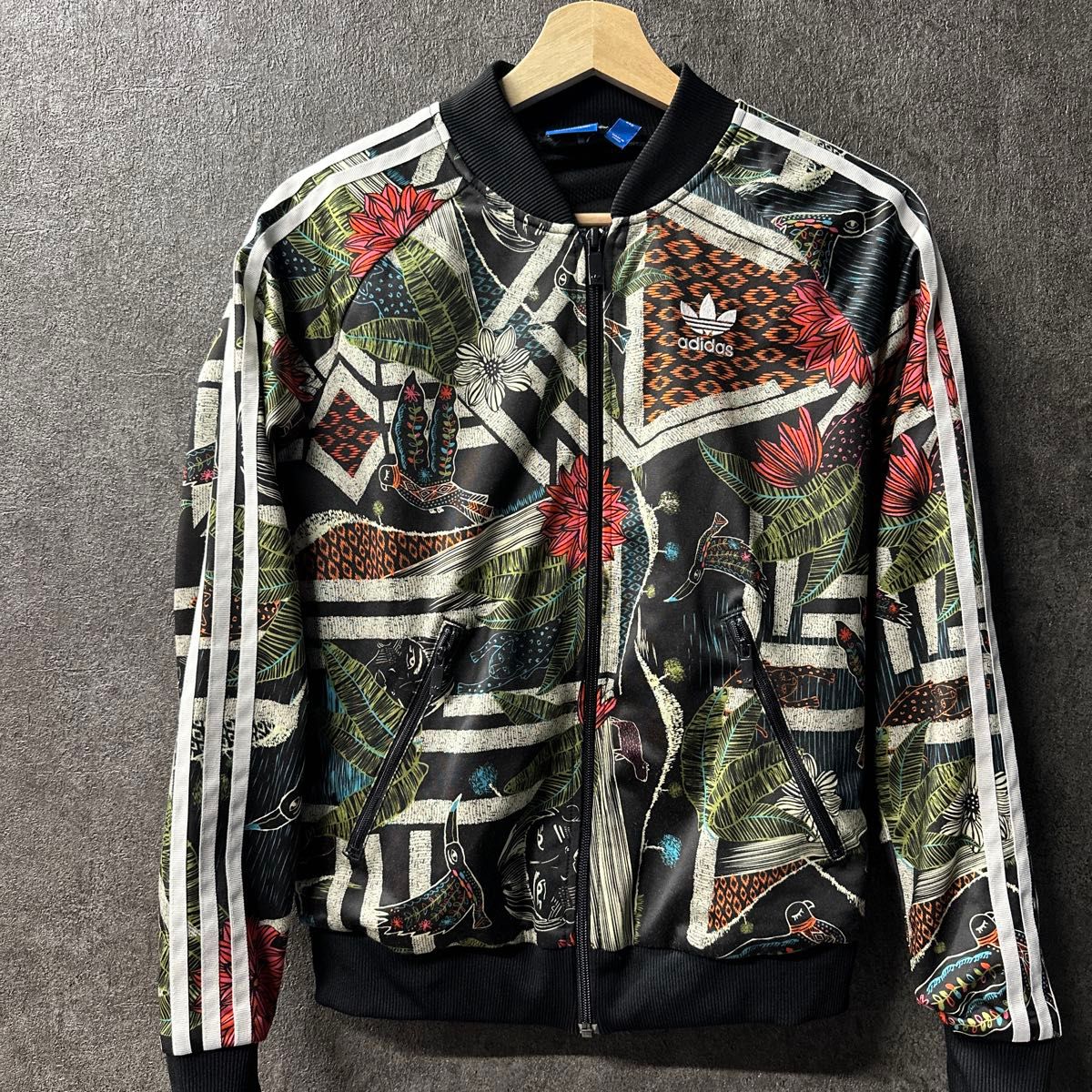アディダス adidas originals トラックジャケット 総柄 ジャージ アディダス adidas originals トラックジャケット 総柄 ジャージ
