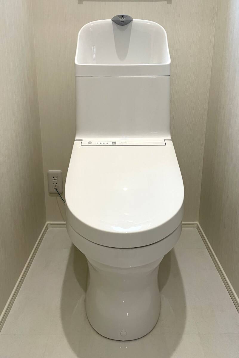 モデルルーム展示品/ 品/TOTO/ウォシュレット一体型便器ZJ2/CS348B + TCF9153/NW1/埋め込み収納付き K20-2(洋式)｜売買されたオークション情報、yahooの商品 ...