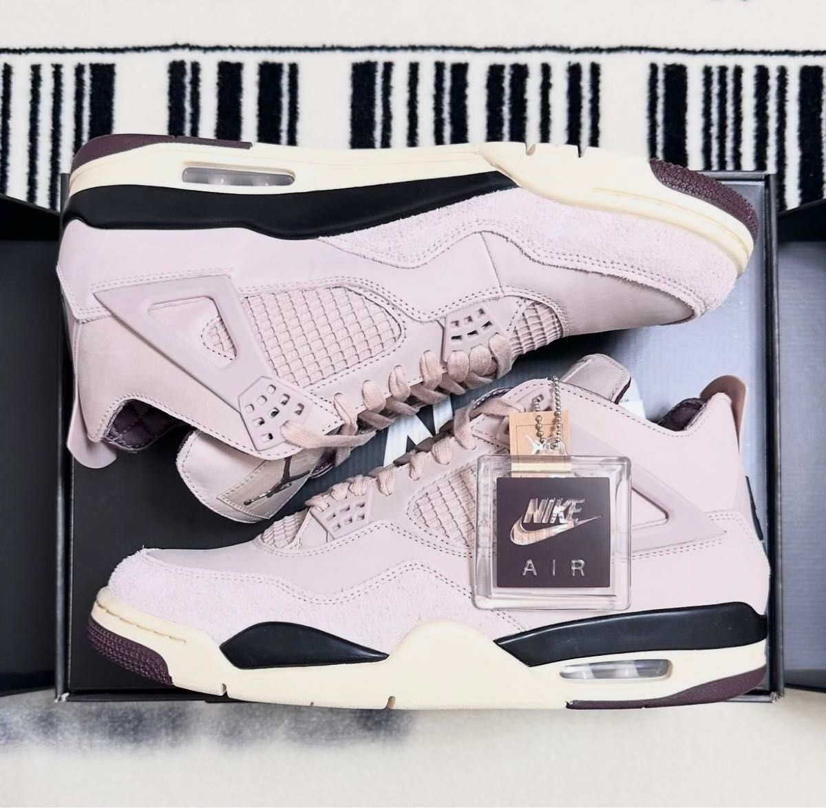 A Ma Maniere Nike Air Jordan 4 Fossil Stone アママニエール A Ma Maniere Nike Air Jordan 4 Fossil Stone アママニエール