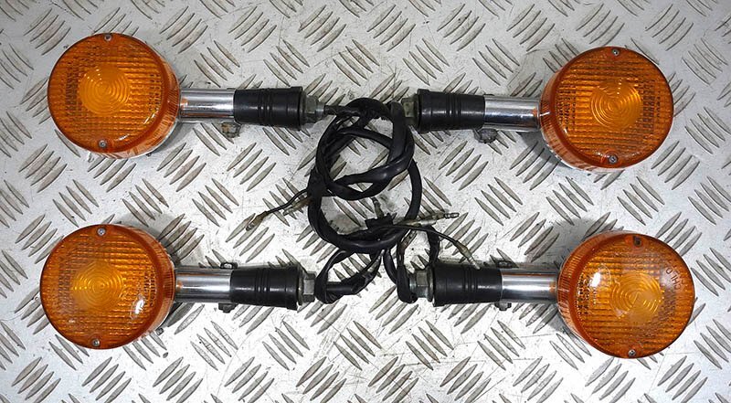 Yahoo!オークション - SR400 RH01J ウインカー4個セット f63-43s6【部...