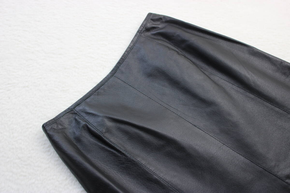 Yahoo!オークション - 12-302 新品タグ付 高級本革レザースカート ブラ...